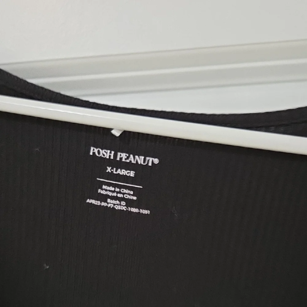Posh Peanut | Dresses | Posh Peanut Classic Black Midi Dress | Poshmark